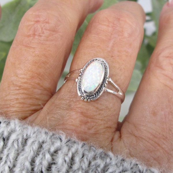 Simple Opal Ring - Etsy