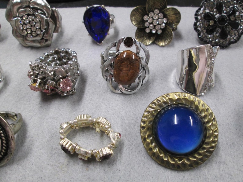 Stretchable Rings>fun & Fabulous Stretch Rings> 24 Styles to Choose ...