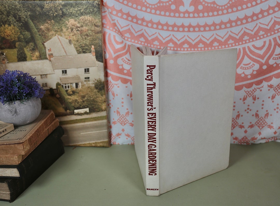 Vintage Percy Thrower's Gardening Book: Everyday Colour Edition - Etsy