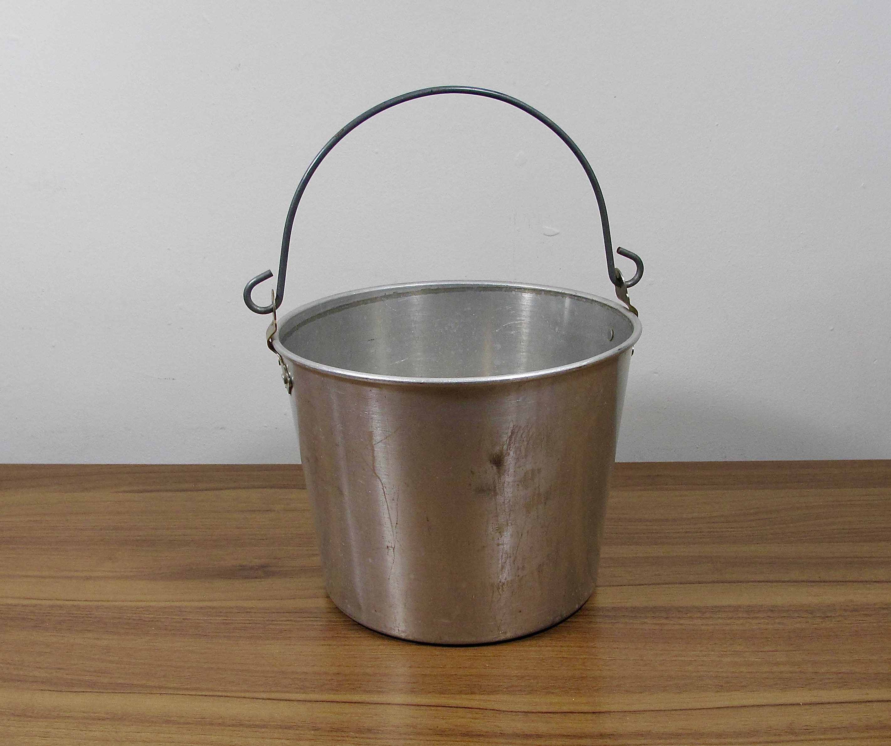 Rustic Metal Ice Buckets at Layla Warner blog