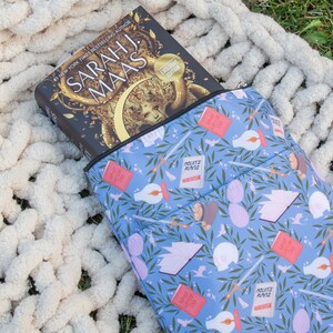 Throne of Glass | Water-resistant Book / Tablet Sleeve | Extra Large ...