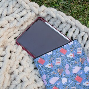 Throne of Glass | Water-resistant Book / Tablet Sleeve | Extra Large ...