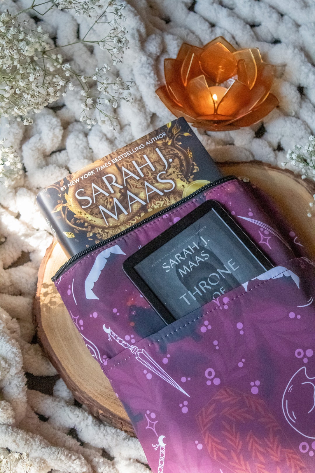 Maroon Magic | Water-resistant Book / Tablet Sleeve | Extra Large ...