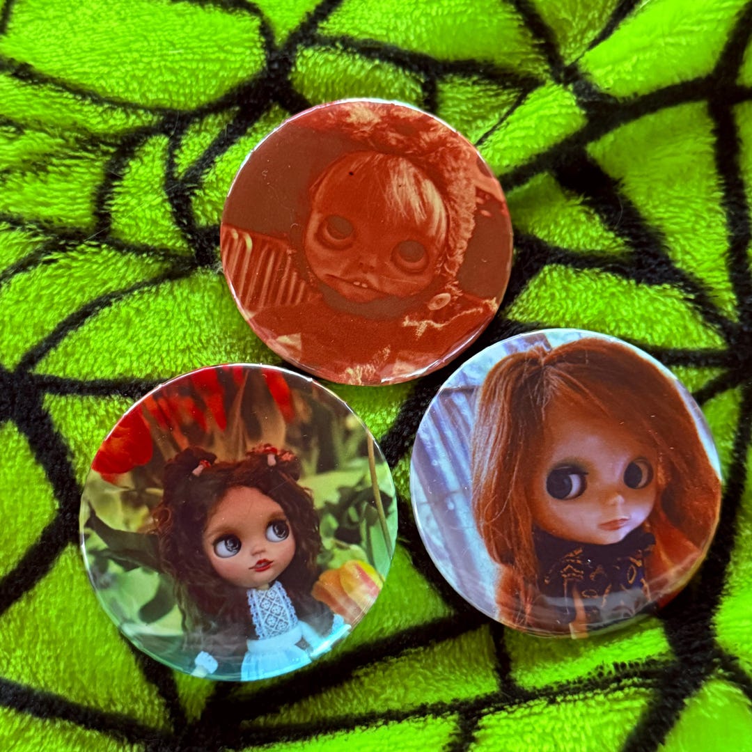 Blythe Doll Button Set: Weirdcore Big-eyed Collector Pins (3-pack) - Etsy