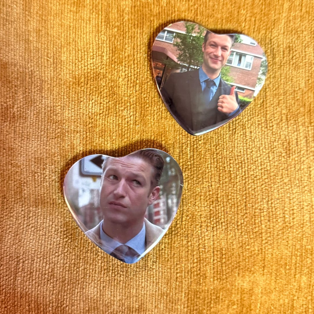 Detective/ada Dominick Sonny Carisi Fan Heart Shaped Button Law and ...
