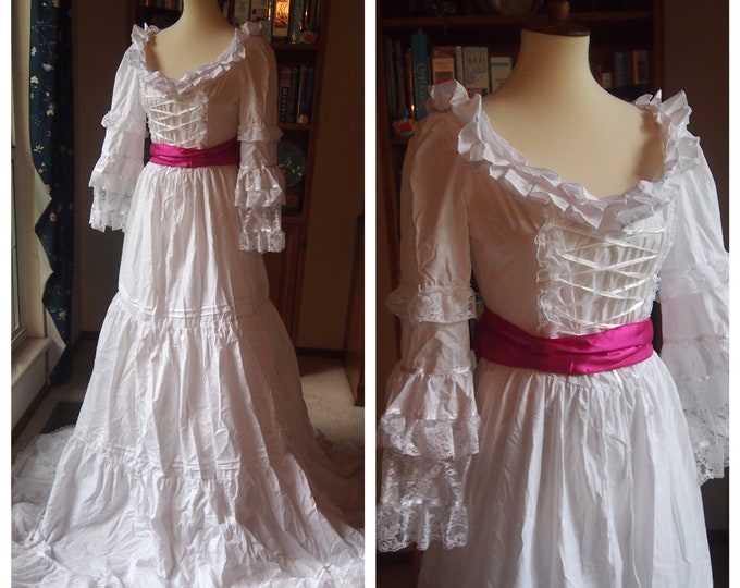 White Beautiful Lace up Gown - Timeless Elegance Costume (renaissance ...