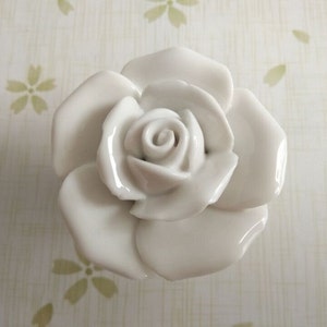 White Knobs Rose Flower Handles Pulls / Chic Dresser Knobs / Ceramic Drawer Knobs Pulls Handles ...