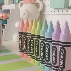 Crayon Shelfie, Teachers Gift, Desk Decor, Crayon Decor, Back to School ...