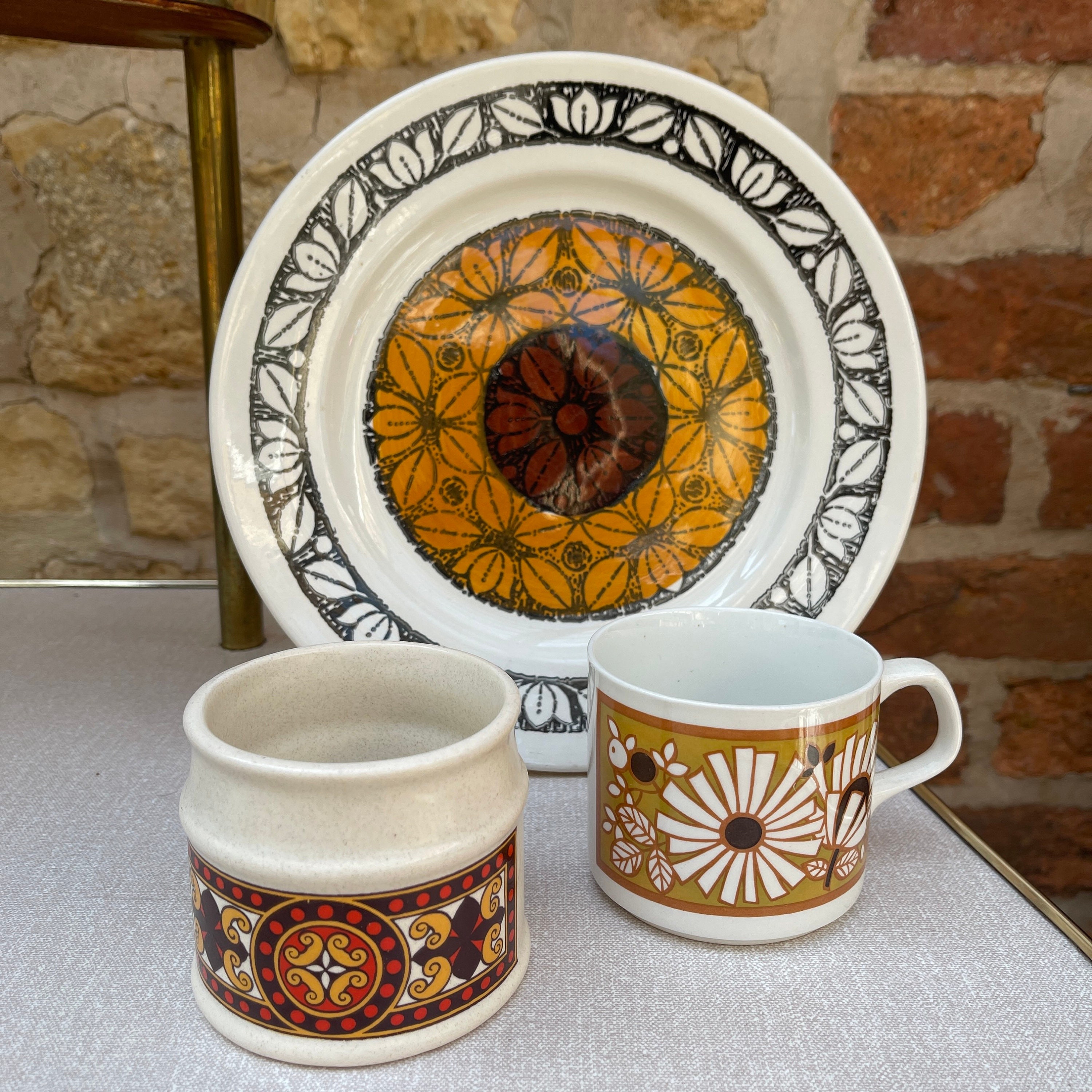 Kathie Winkle Tashkent Dinner Plate for Broadhurst Pottery, 1970s ...