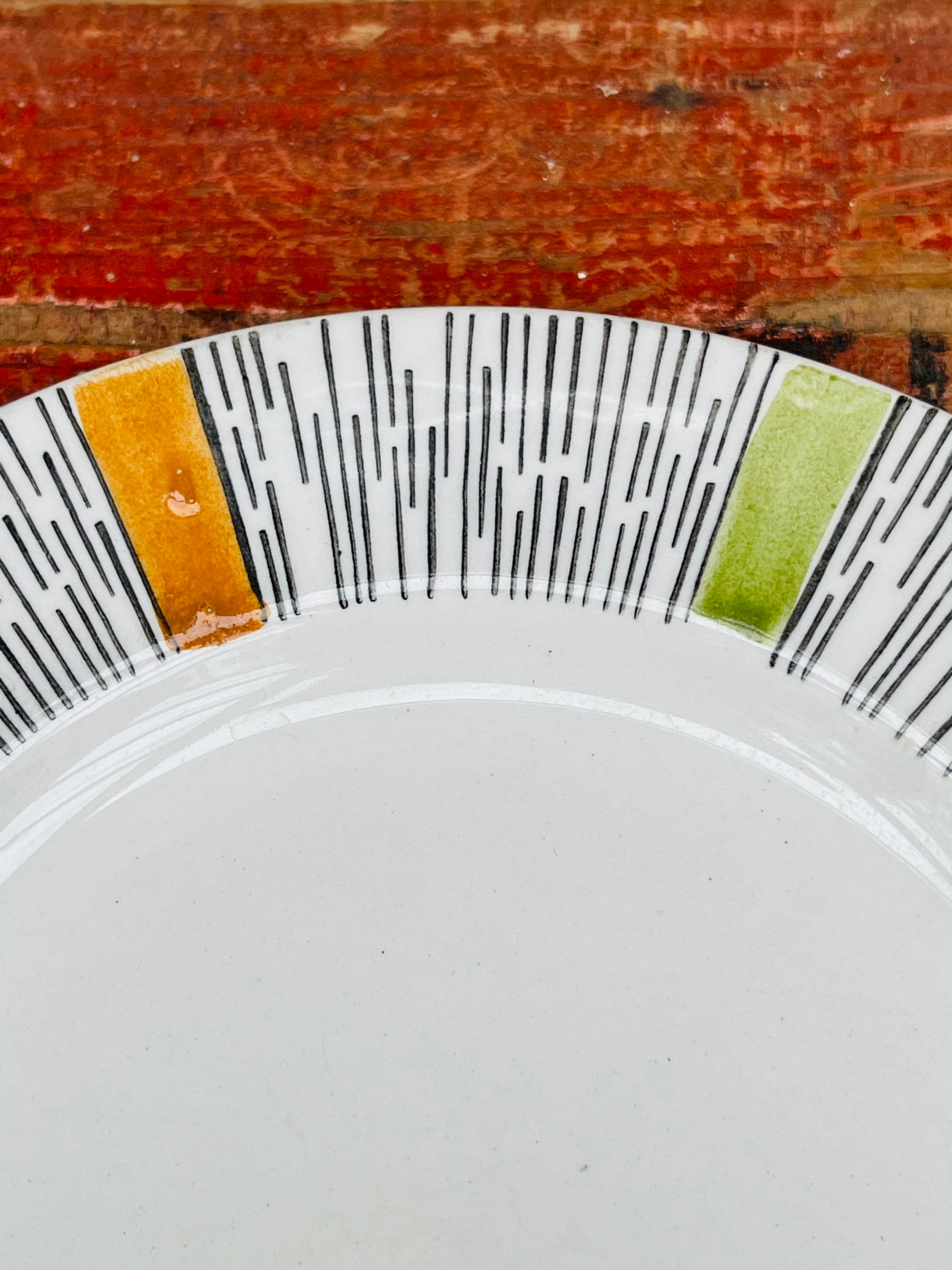 Kathie Winkle Kontiki 17cm Small Plate for Broadhurst Pottery