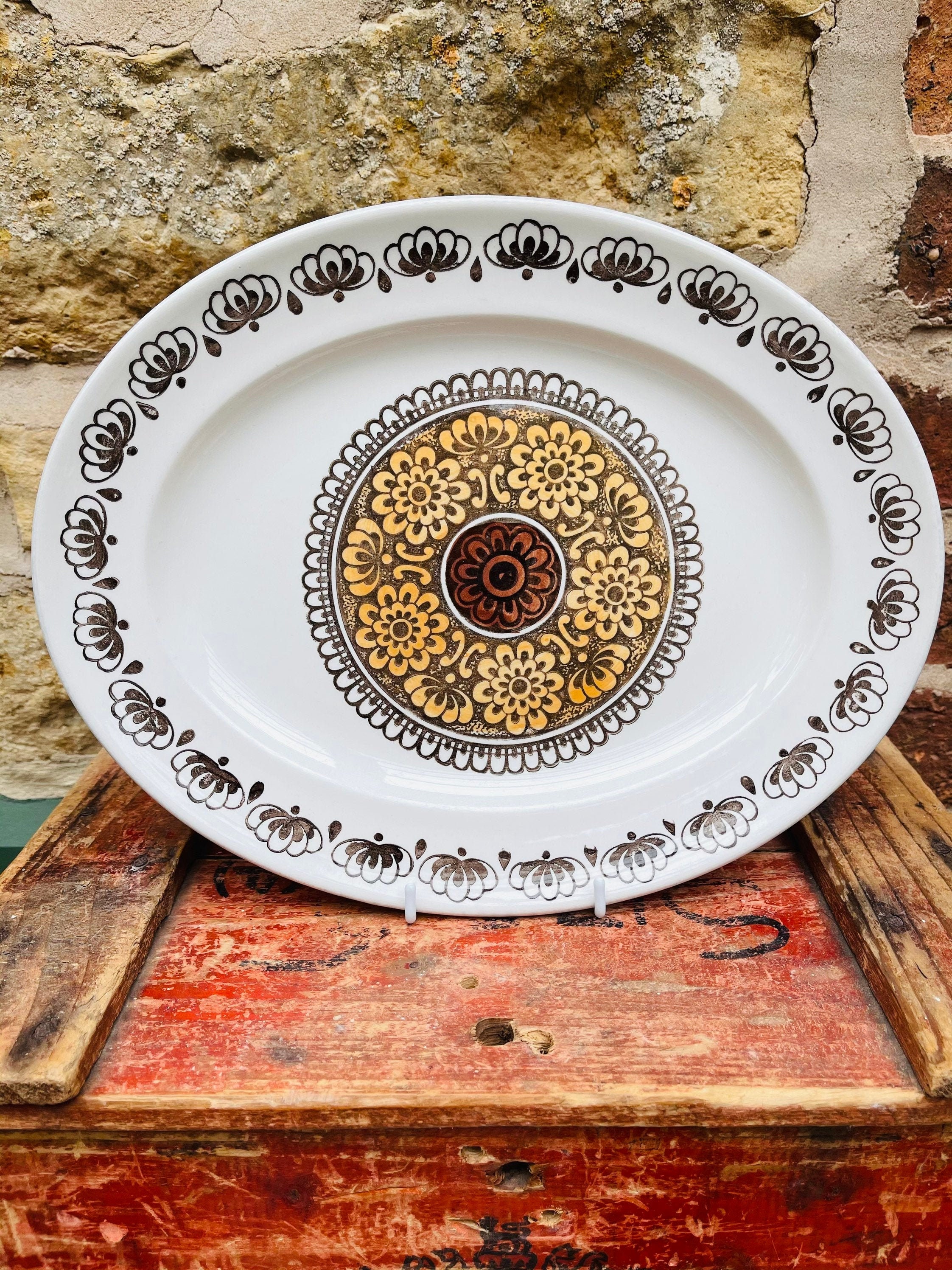 Kathie Winkle Autumn Glen 12 Oval Serving Platter for Broadhurst Pottery