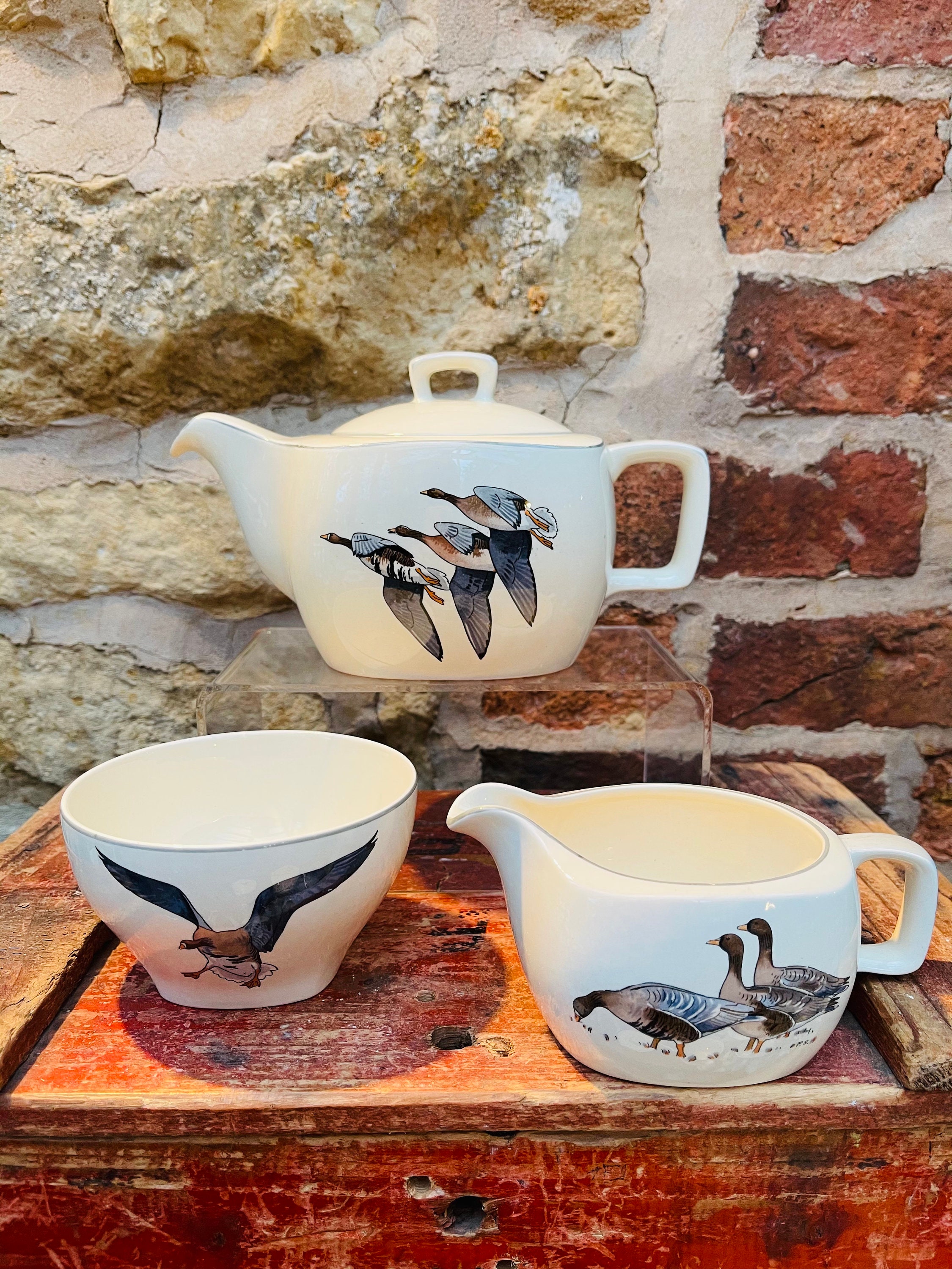 Midwinter Pottery Wild Geese Teaset - Complete 22-Piece 1950s Set ...