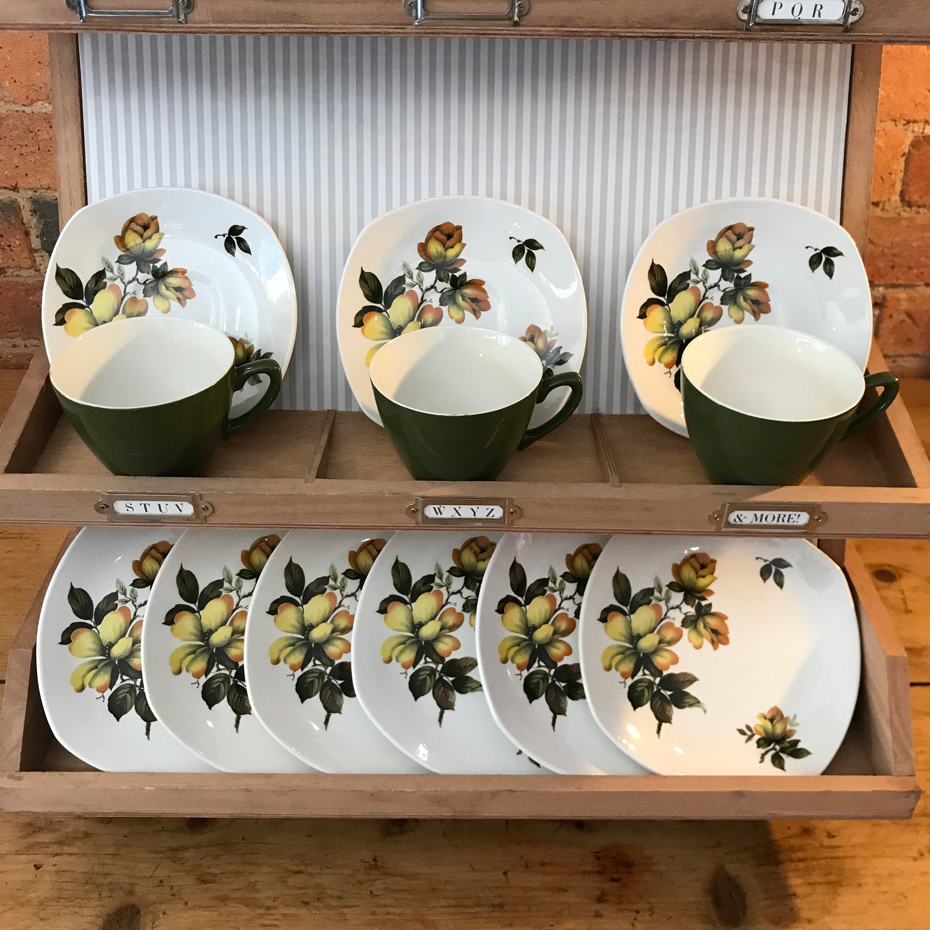 Midwinter Magnolia Tea Set - Vintage 1960s Green & Yellow 23-Piece Set ...