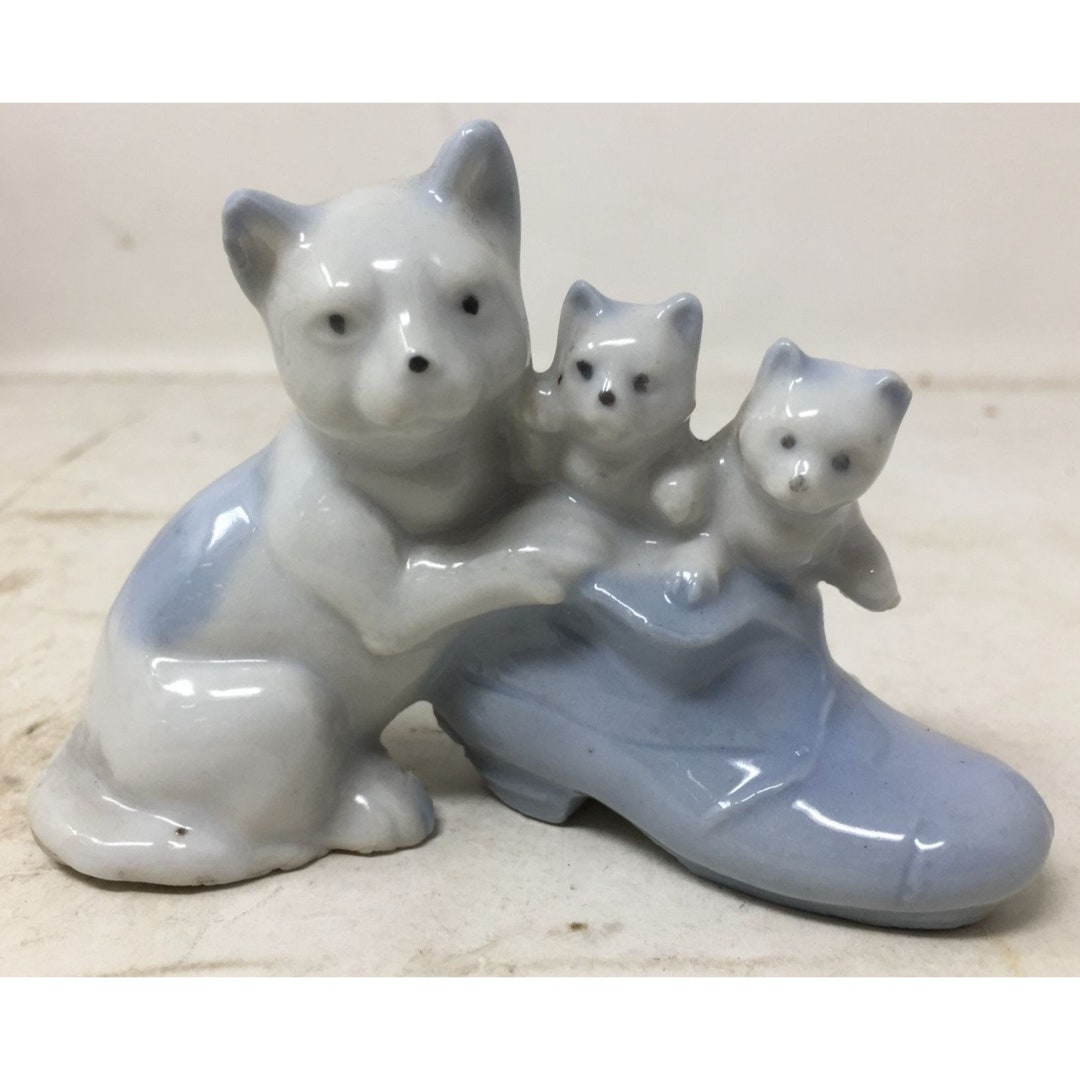 Vintage Occupied Japan Cat and Kittens Puss in Boots Porcelain Figurine ...