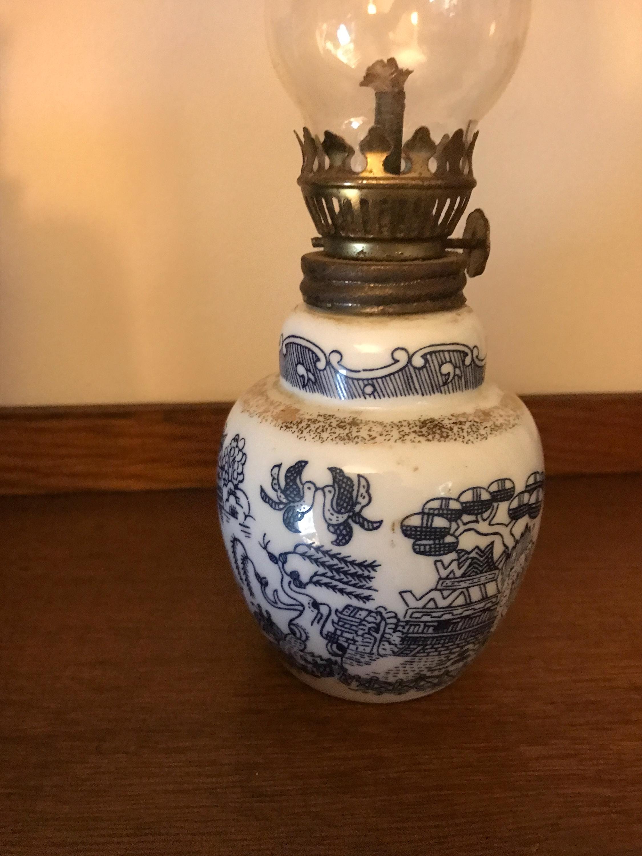 Vintage Blue Willow Mini Oil Lamp W/original Enesco Japan Sticker #1 ...