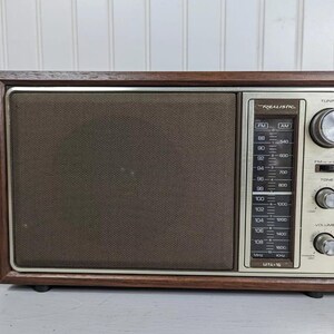 Vintage Realistic MTA-8 AM/FM Radio Model 12-689A Tested & Works - Etsy