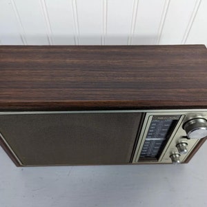 Vintage Realistic MTA-8 AM/FM Radio Model 12-689A Tested & Works - Etsy