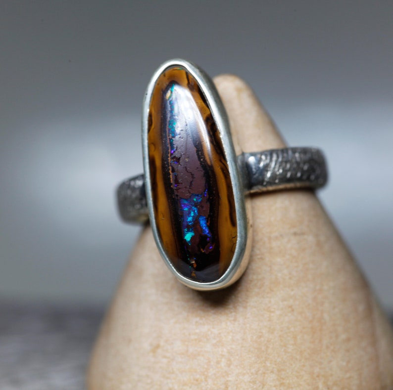 Koroit Boulder Matrix Opal Ring Size US7 Textured Band - Etsy