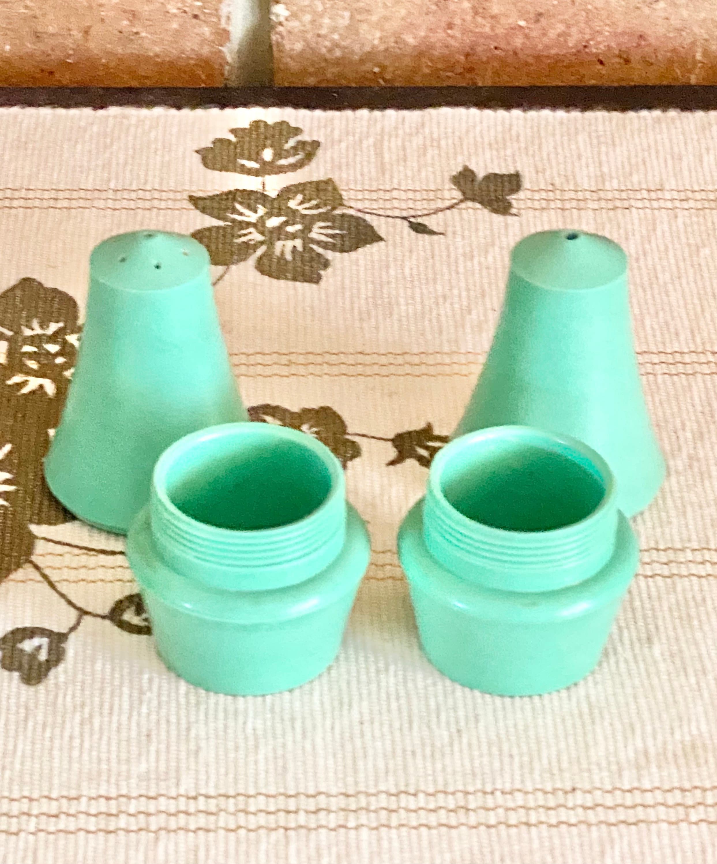 Art Deco era Helix bakelite green measuring cups and salt & pepper shakers