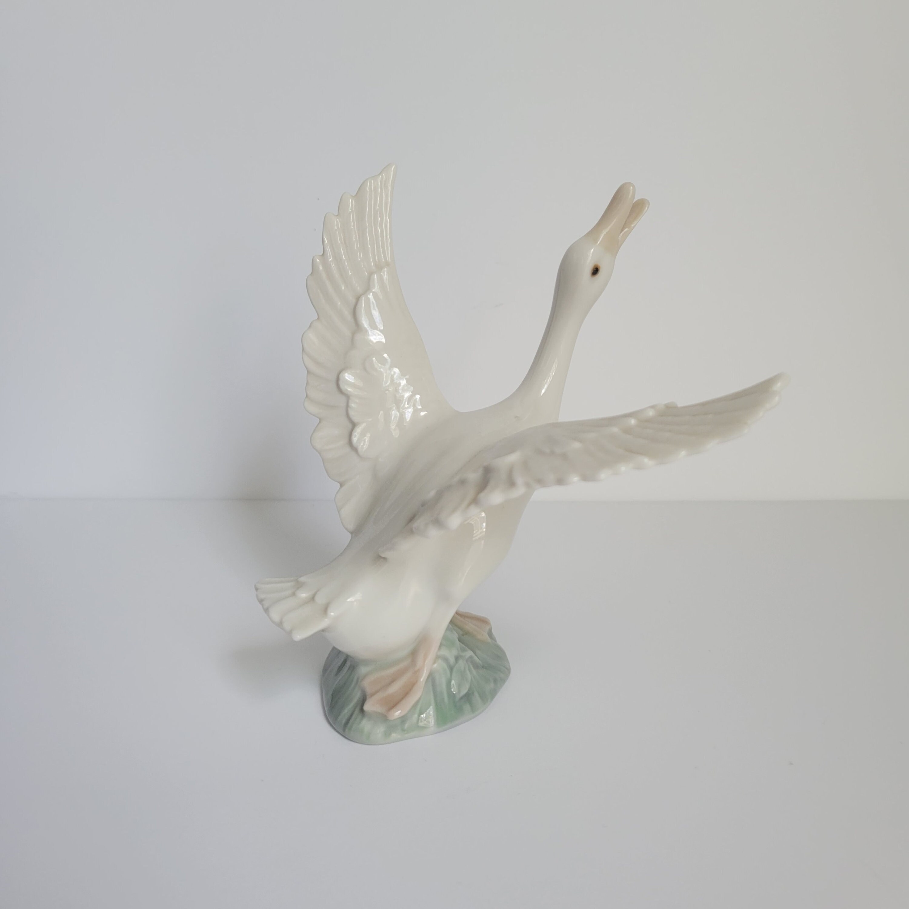 Flying Duck - LLADRO Porcelain Figurine - Ref. No. 1264 - 5in - Etsy