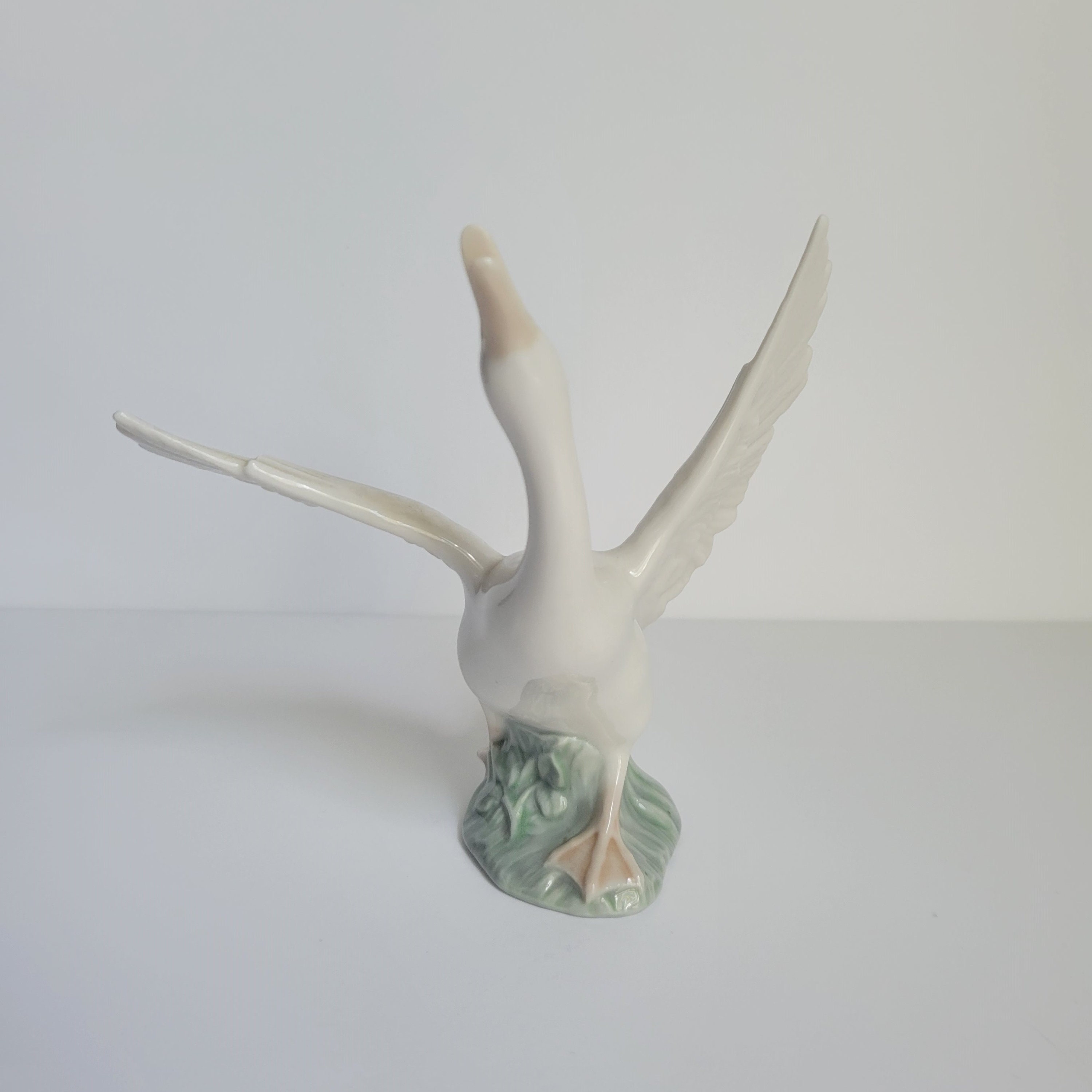 Flying Duck - LLADRO Porcelain Figurine - Ref. No. 1264 - 5in - Etsy
