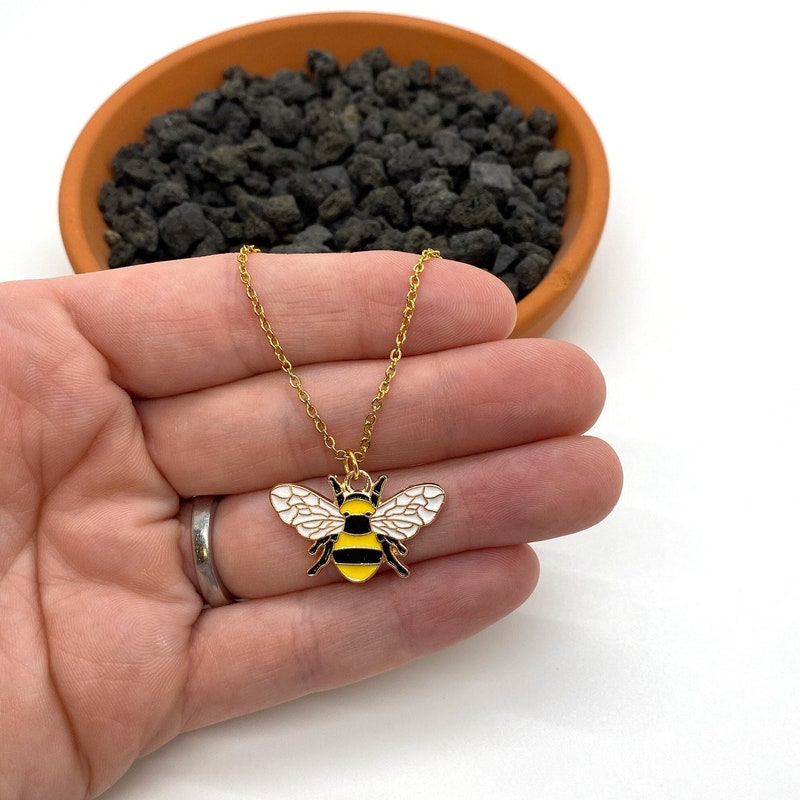 Queen Bee Necklace - Etsy