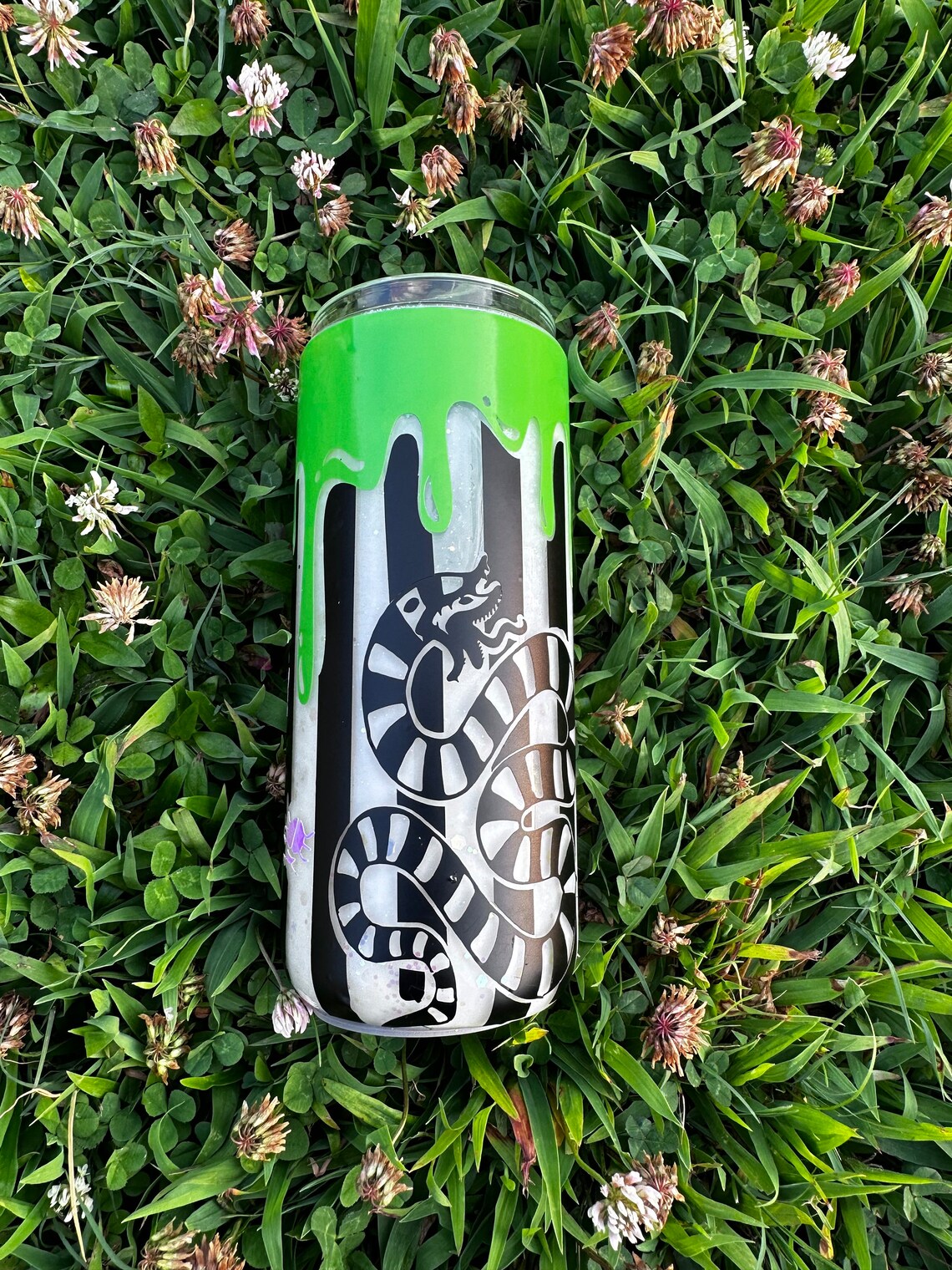 Beetlejuice Snake Drip Snowglobe 16 Oz Glass Tumbler - Etsy