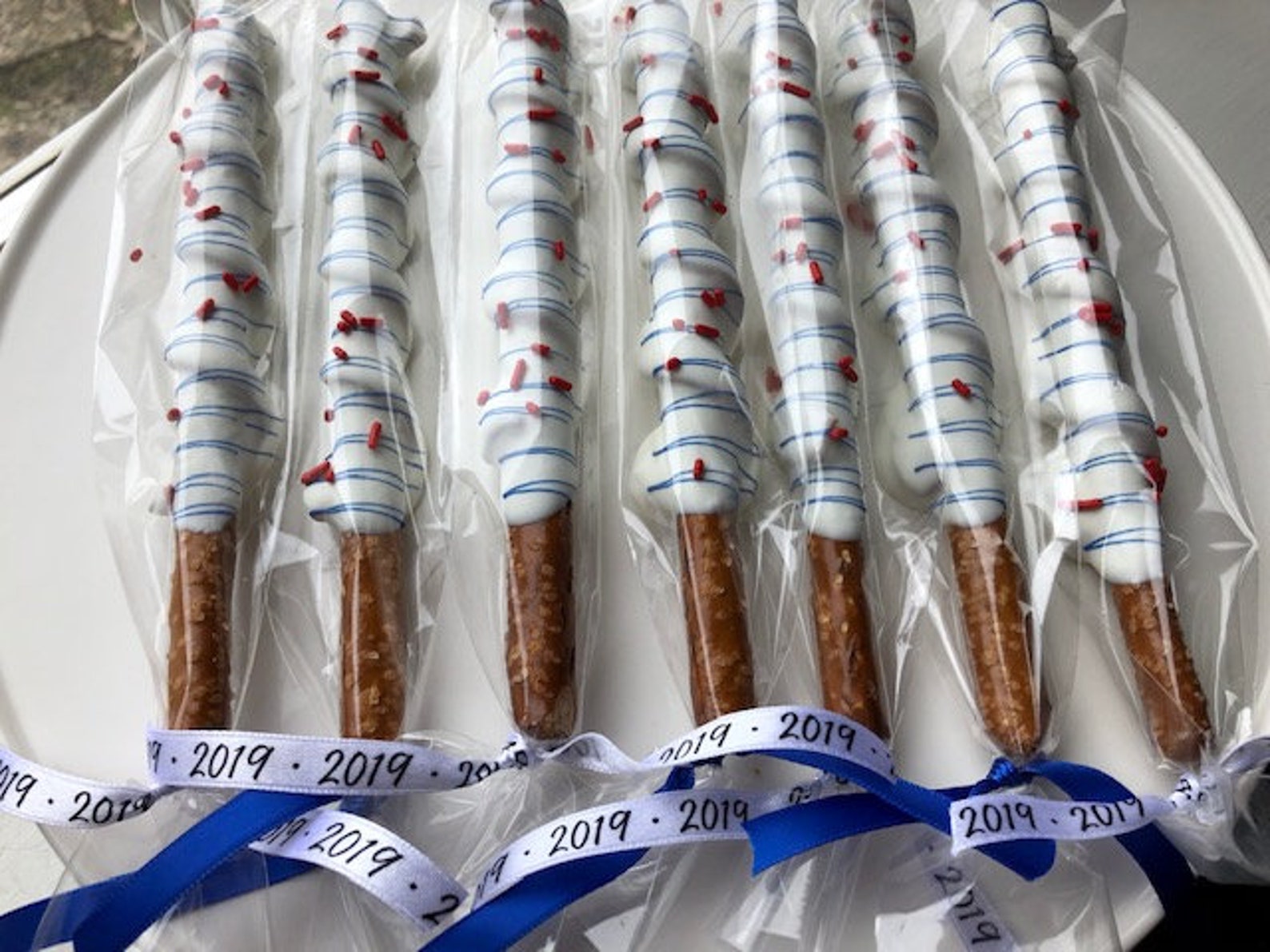 1 Dozen Graduation Chocolate Pretzels Graduation Favors | Etsy