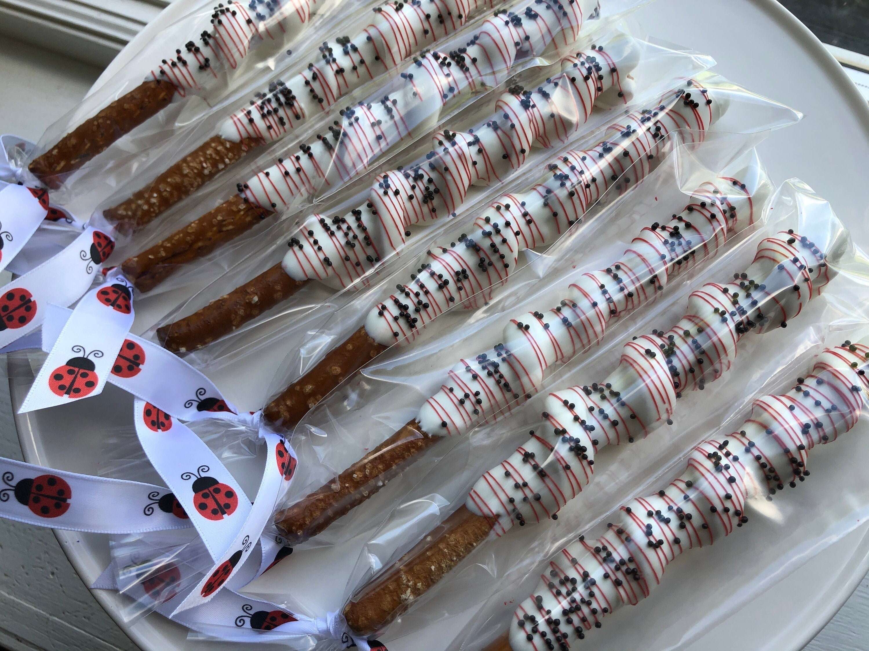 1 Dozen Lady Bug Chocolate and Caramel Pretzels | Etsy