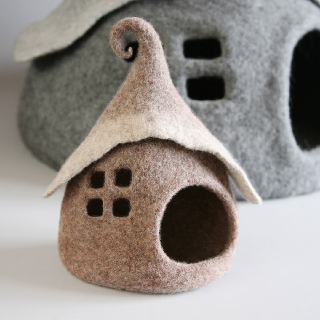 Small Felted House / Fairytale House / Fairy House / Felt Décor / Toy ...