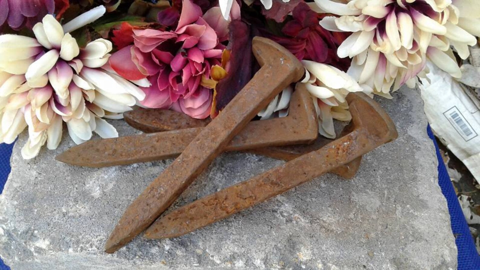 Vintage Rusted Iron Railroad Spikes 7 Inches Long - Etsy