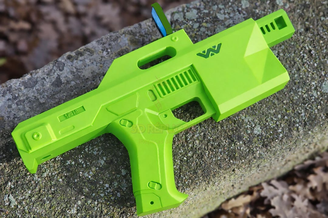 Predator Badlands SP-18 WY Gun SMG Rifle Blaster Prop Replica Weyland ...