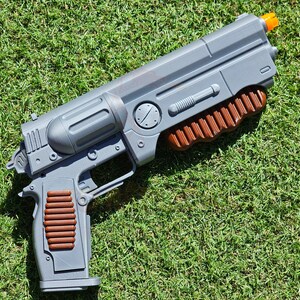 Fallout Maximus 10mm Revolver Prop Replica Lucy Pistol Cosplay Gun ...