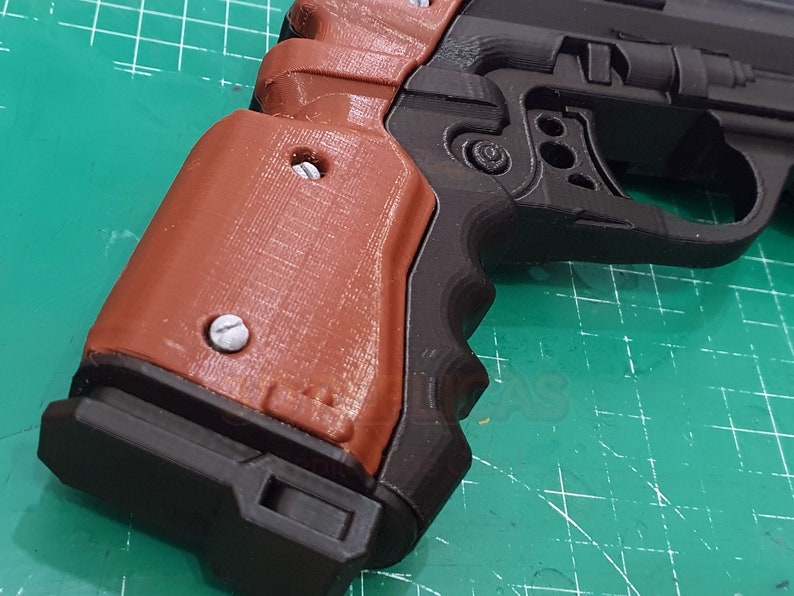 Doom 3 Hero Revolver Prop Replica Gun Pistol by Buissonland - Etsy