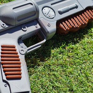 Fallout Maximus 10mm Revolver Prop Replica Lucy Pistol Cosplay Gun ...