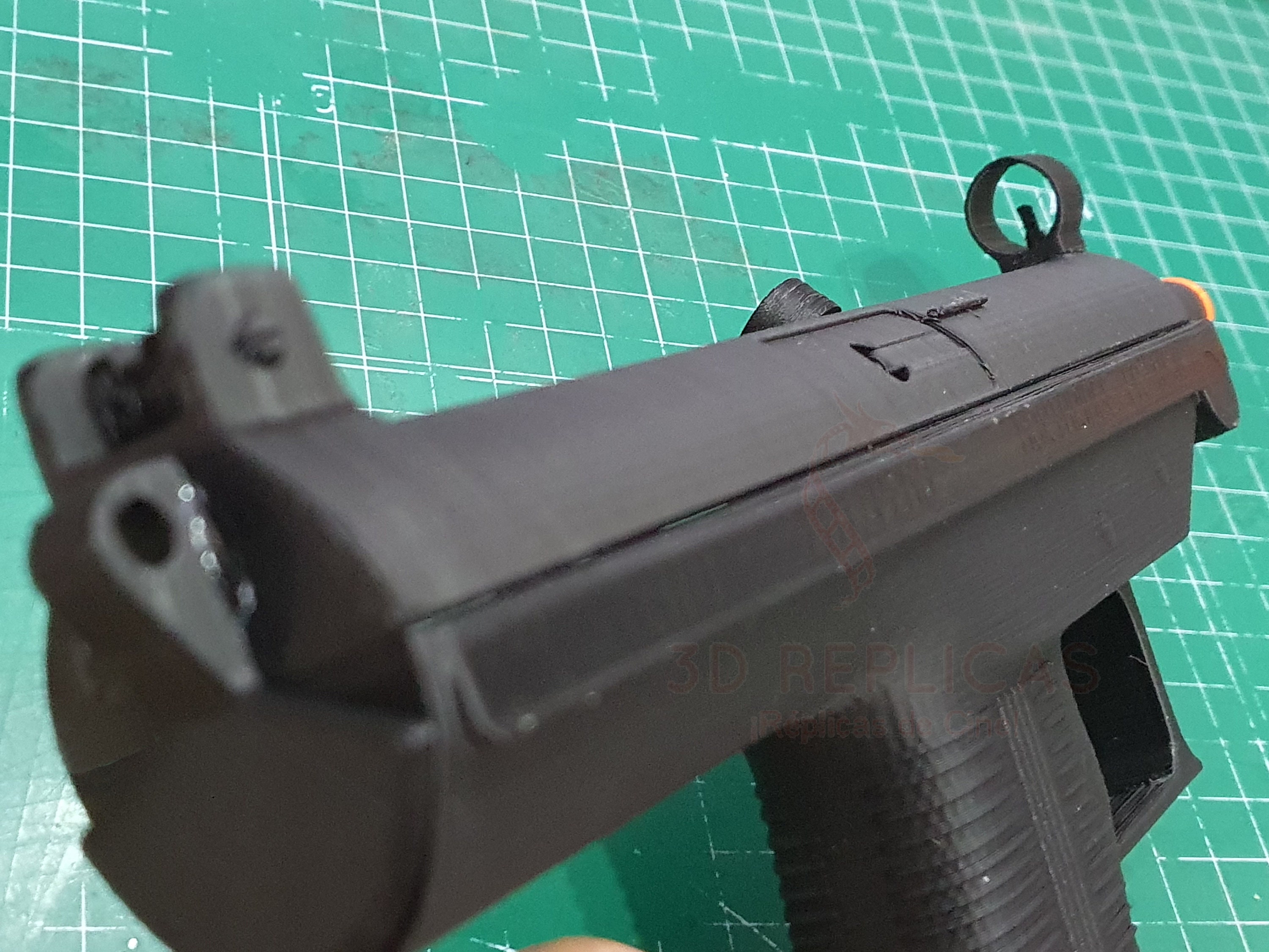 Total Recall Claridge Hi-Tec S9 Goncz GA Pistol Gun Prop - Etsy España