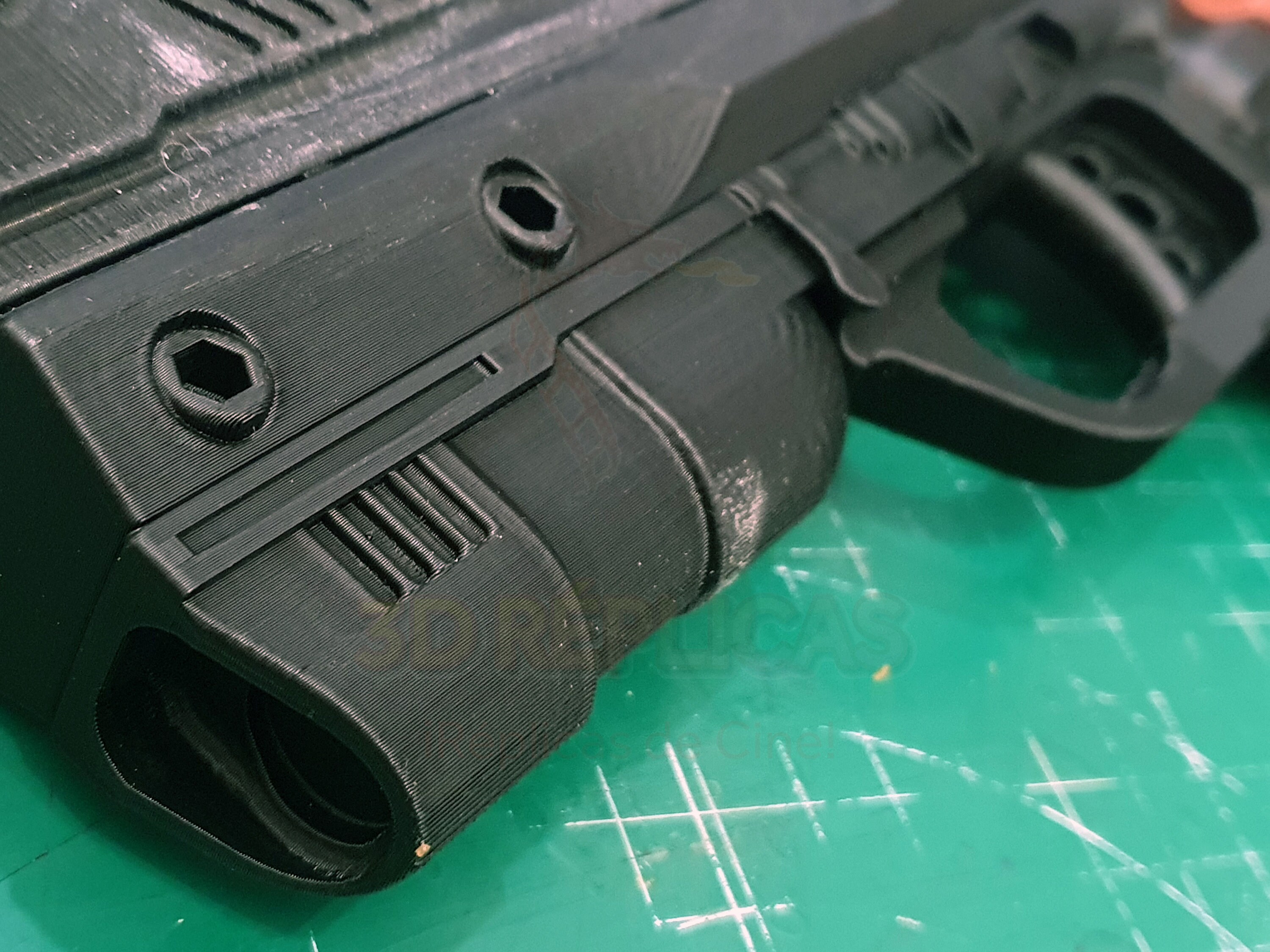 Doom 3 Hero Revolver Prop Replica Gun Pistol by Buissonland - Etsy