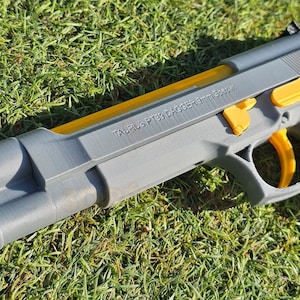 Mercutio's Dagger 9mm Gun From Romeo + Juliet Prop Replica Taurus PT99 ...