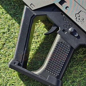 AR-23 Liberator Assault Rifle Gun Prop Replica Blaster SMG Helldivers ...