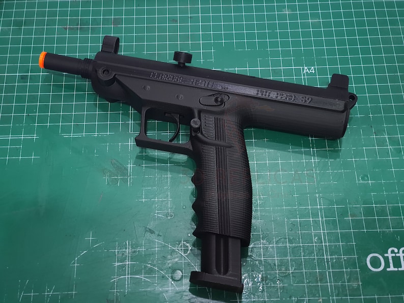 Total Recall Claridge Hi-tec S9 Goncz GA Pistol Gun Prop - Etsy