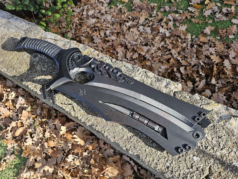 Predator Badlands Yautja Dek STUNT (all Black) Sword Folding Plasma ...