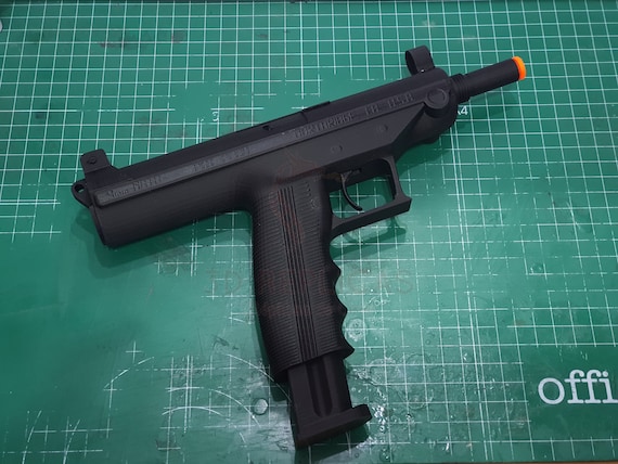 Total Recall Claridge Hi-tec S9 Goncz GA Pistol Gun Prop | Etsy UK