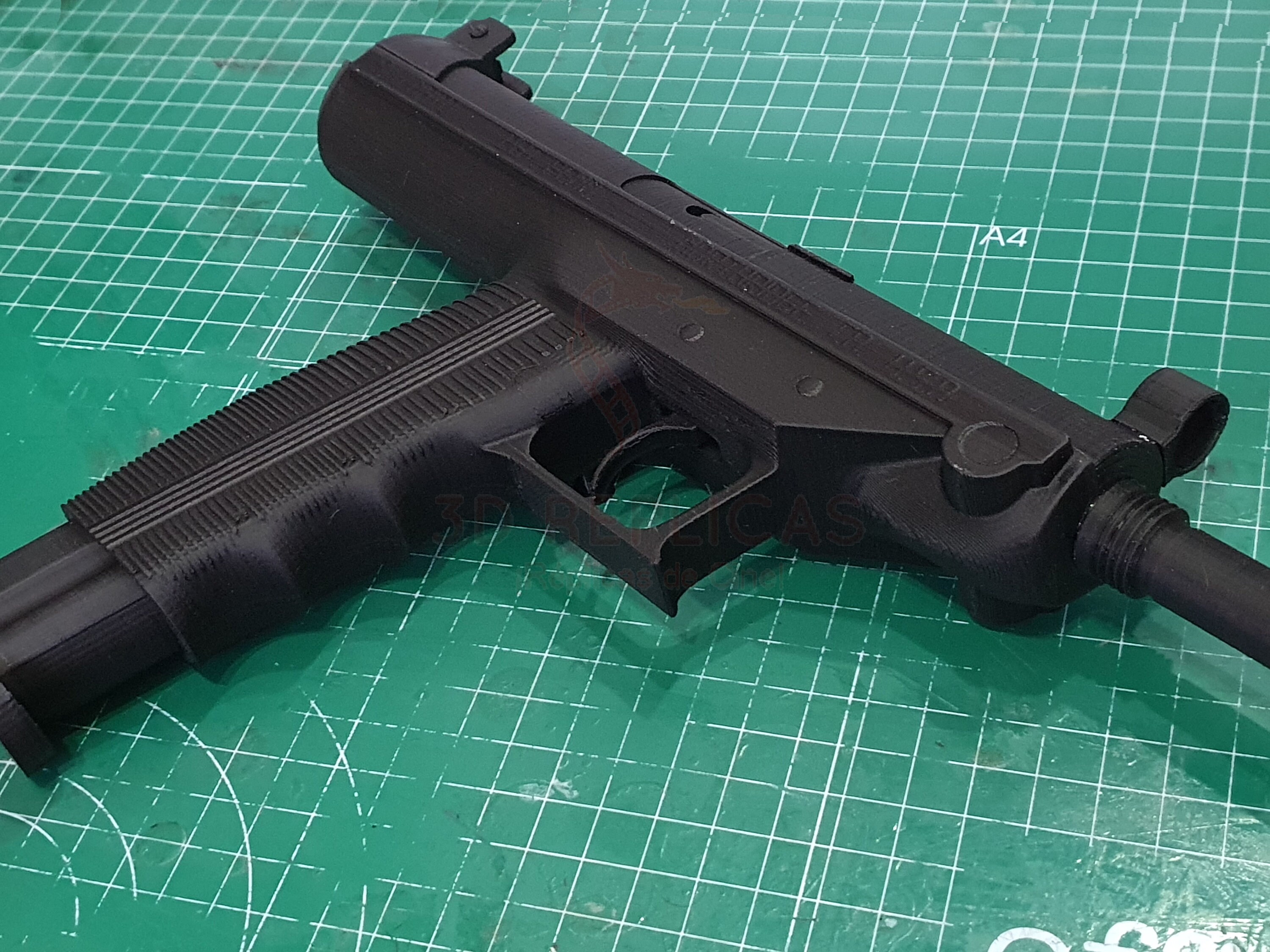Total Recall Claridge Hi-Tec S9 Goncz GA Pistol Gun Prop Replica Arnold ...