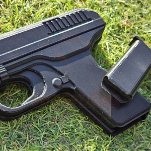 Aliens HK VP70 Hand Gun Prop Replica Pistol USCM Colonial Marines ...