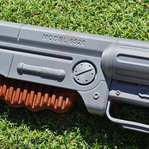 Fallout Maximus 10mm Revolver Prop Replica Lucy Pistol Cosplay Gun ...