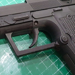 Equilibrium Cleric Grammaton Preston Gun Cosplay Prop Replica Pistol ...