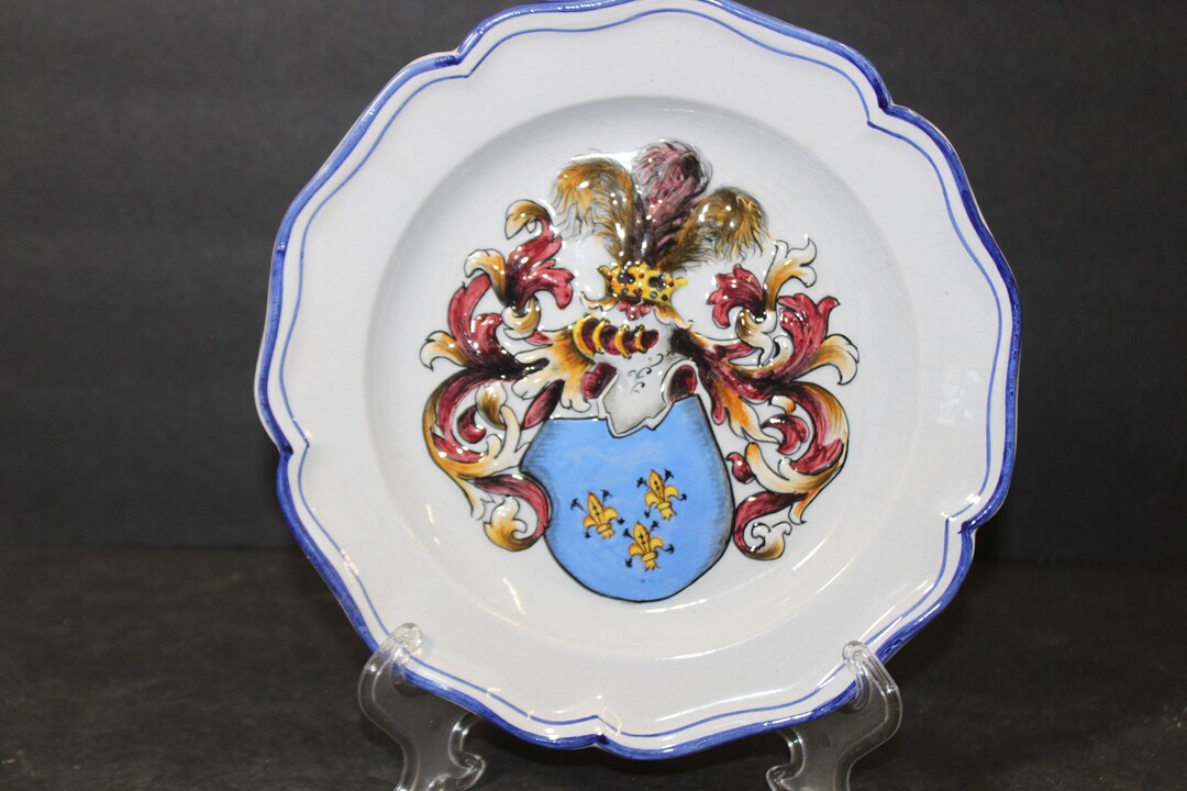 Set of 8 Vintage Italian Armorial Coat of Arms Crest, Embossed Plate ...