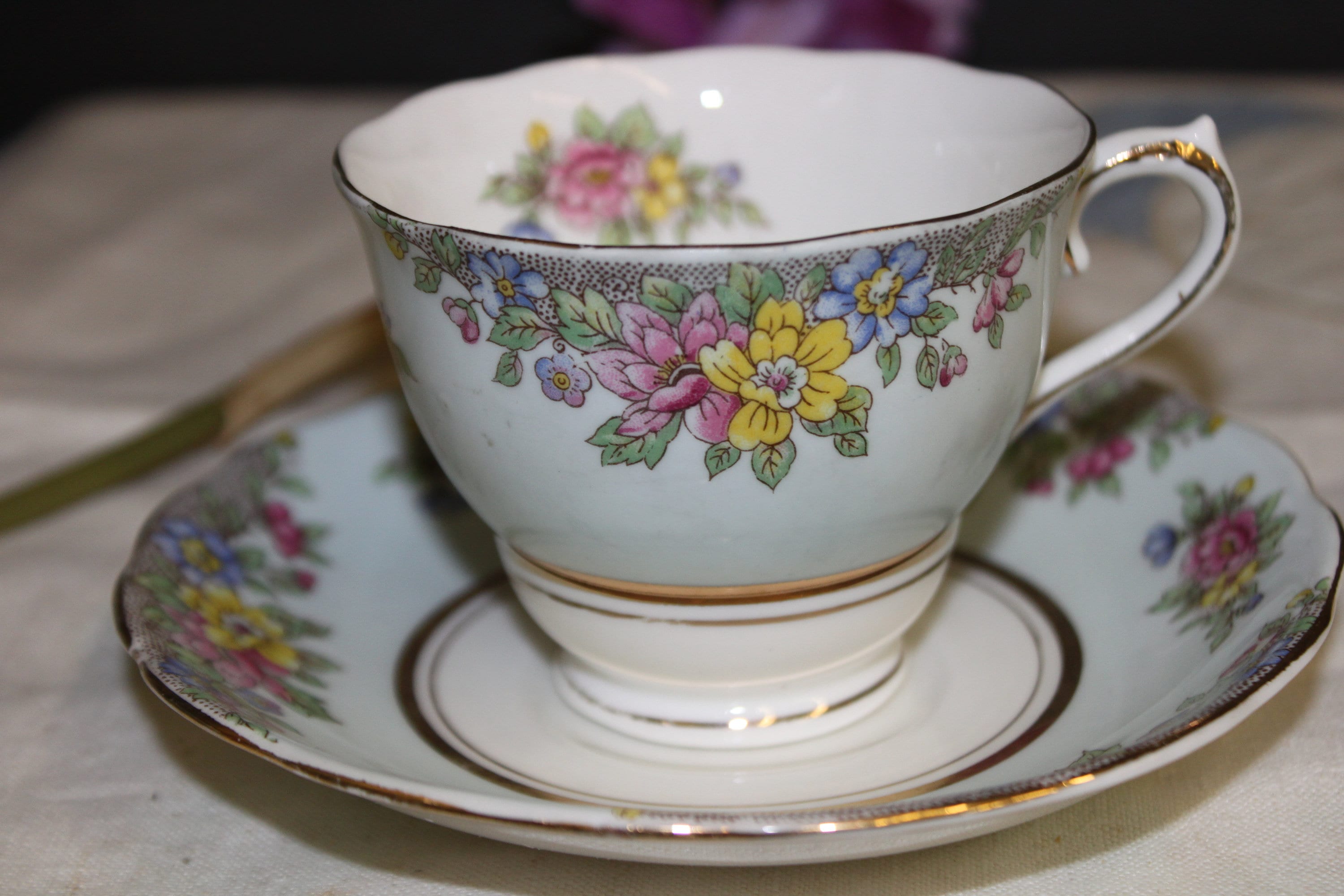 Footed Elizabethan Floral Teacup Purple Fushia Teacup Vintage Teacup ...