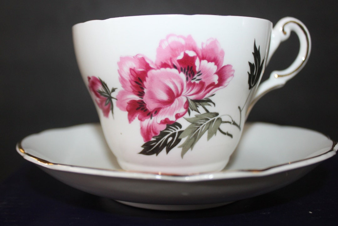 Regency Teacup | Red Floral Design, English Teacup, Pretty Teacup ...