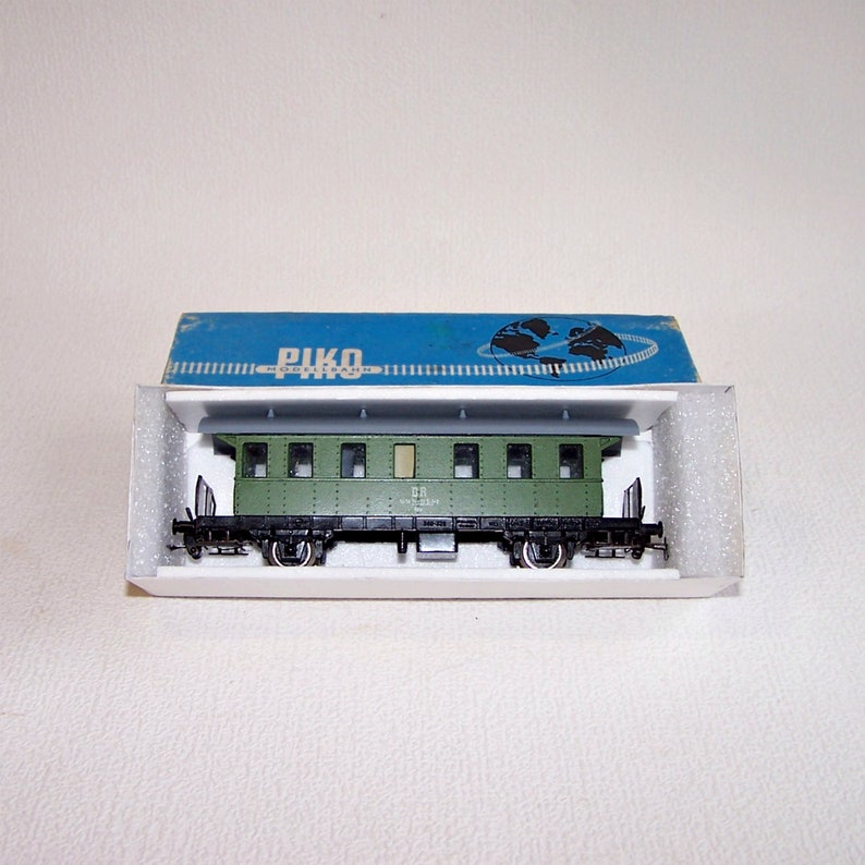 Piko HO Scale Passenger Car in Original Box. Passenger Carrriage With 2 ...